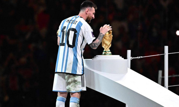 ১০ নম্বর জার্সিকে তুলে রাখতে চায় আর্জেন্টিনা