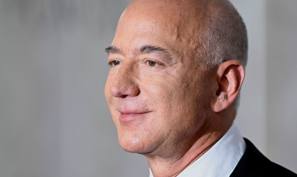 Jeff Bezos Reclaims Title Of Worlds Richest Man