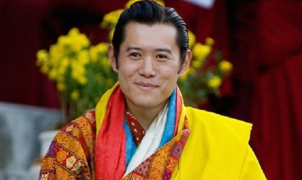 Bhutanese King arrives in Dhaka