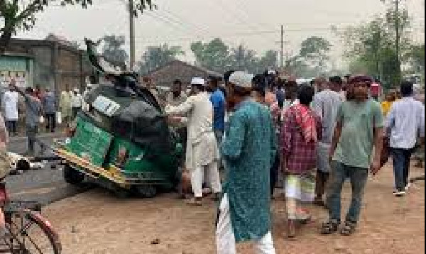 Road crash claims three lives in Pabna's Ishwardi