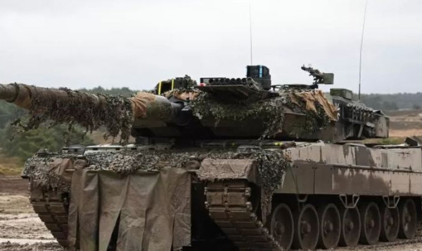 Ukraine receives Leopard, Challenger battle tanks